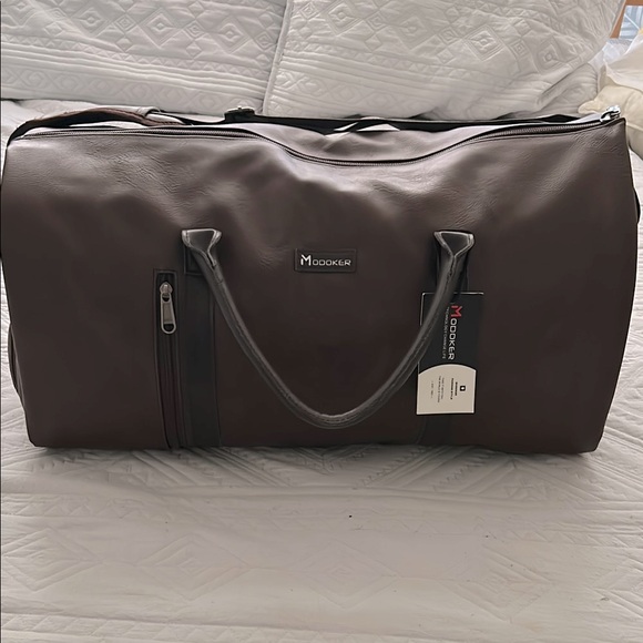 Modoker | Bags | Nwt Sharp Travel Duffle Garment Bag Numerous Pockets ...